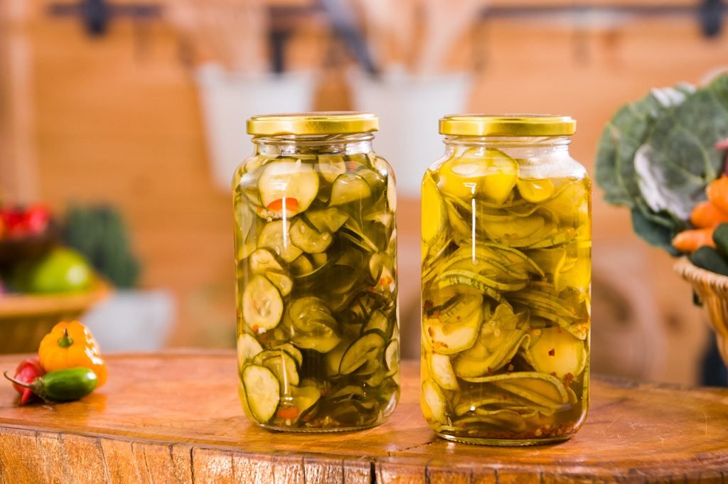 Picles de pepino e conserva de abobrinha | Cristal Alimentos