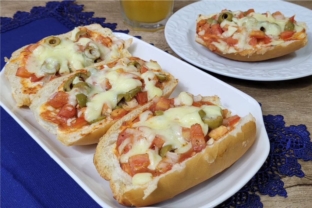 Pão francês com recheio de pizza | Cristal Alimentos